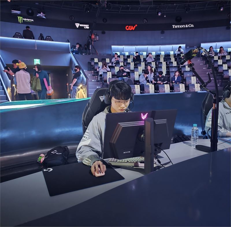 [LCK PO] 레넥톤을 풀어…DK, 2세트 한화생명 제압