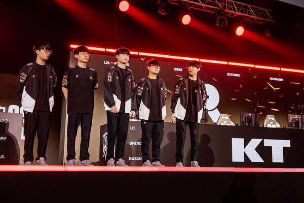 [롤드컵] KT 롤스터, 'LCK 내전'서 승리...'벼랑 끝' DK 2패 적립