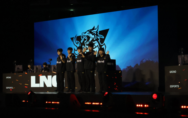 [롤드컵] 'LCK 희망' T1, LNG 꺾고 4강 진출 성공...징동과 맞대결 성사