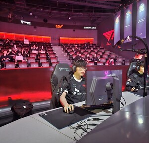 [LCK PO] 압도적 T1, 3세트 승리…승자전까지 한 걸음